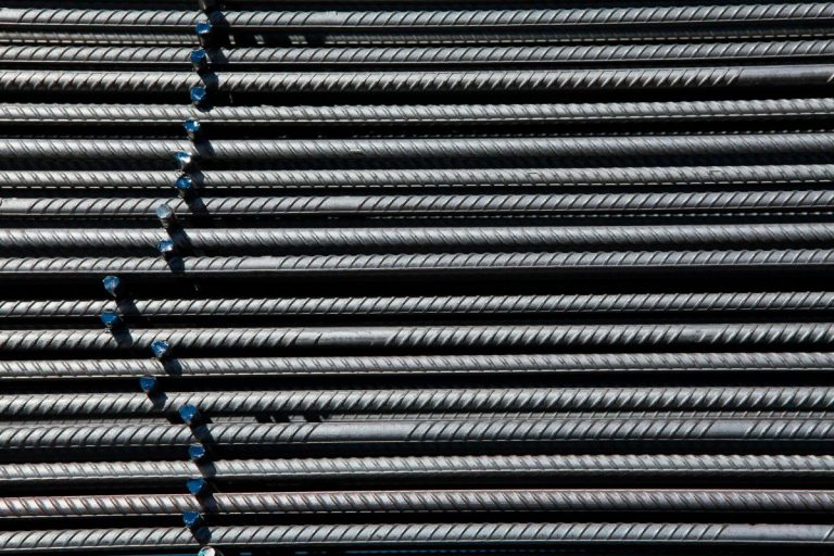 How to Choose the Right Steel Bar Supplier