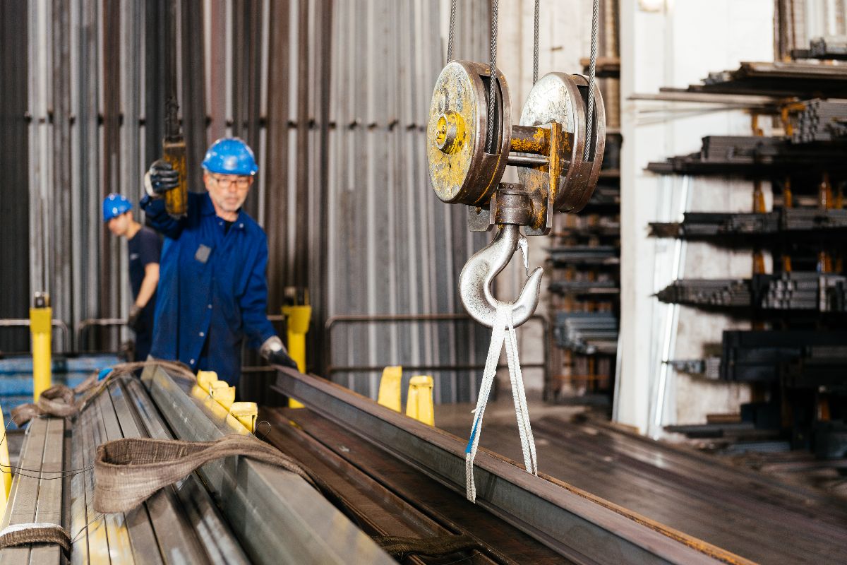 Tips on Choosing the Right Steel Importer For Project Performance